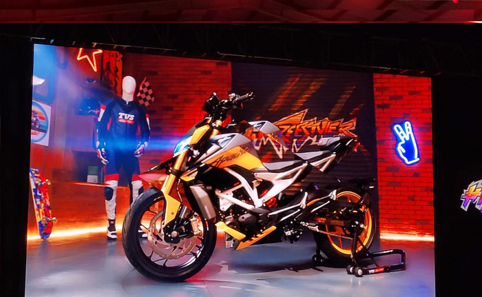 TVS Apache RTR 310 launch LIVE Updates: Price, features, Mileage ...