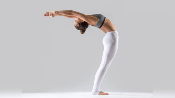 Kitchen exercises: Stretches you can do while you make tea