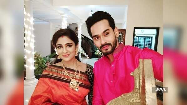 ‘Abhiyuktha’ to ‘Jeevya’: 10 Best on-screen couples of Malayalam TV