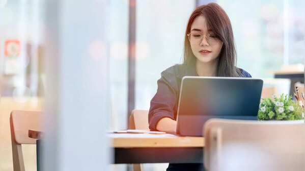 7 'harmless' habits you don’t realise are stopping your success, as per ...