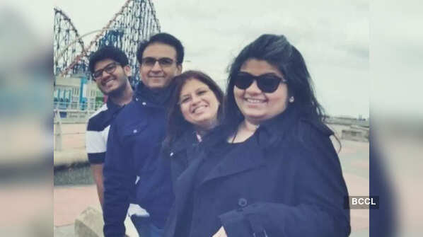 Dilip Joshi Family Photos: Rare pics of Taarak Mehta Ka Ooltah Chashmah ...