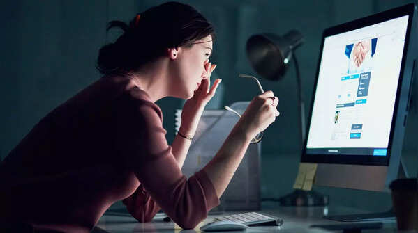 7 'harmless' habits you don’t realise are stopping your success, as per ...