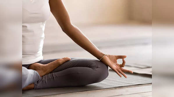 Why eating food in Sukhasana posture is a healthy habit