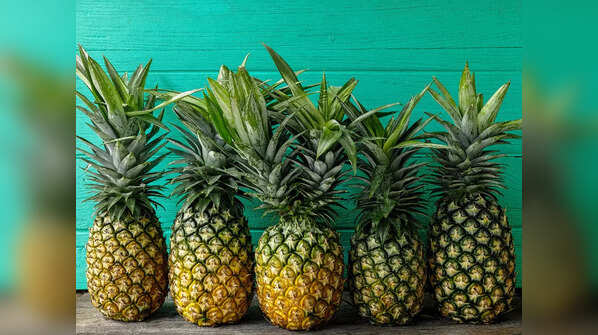How Fibonacci Number Sequence can help in cutting pineapple in a jiffy