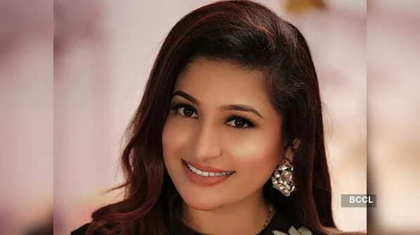 Santhoshi to Maheshwari Chanakyan : Tamil TV celebs who are also ...