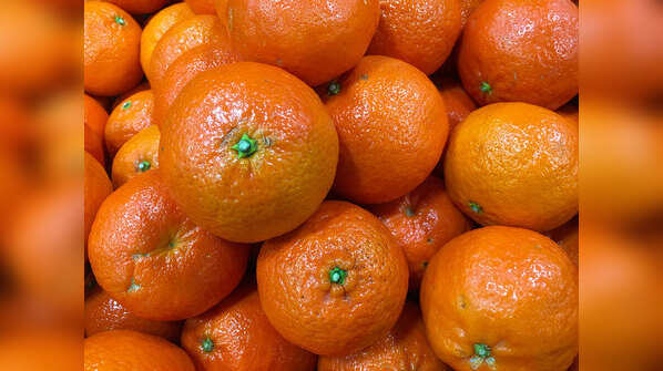 How is orange different from keenu, sweet lime and mosambi
