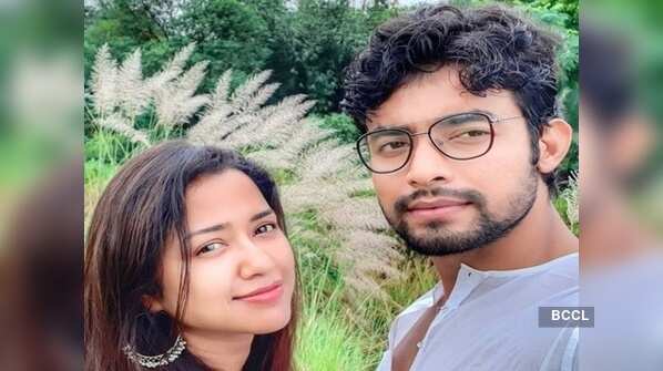 Actors Sohini Sarkar and Rano Joy set some major couple goals; see pics