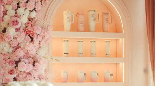 Kapil Sharma opens Kap’s Café in Surrey, Canada: Here’s what it looks ...