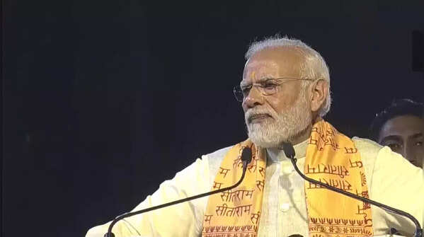 PM Narendra Modi visits Ayodhya , participates in Deepotsav