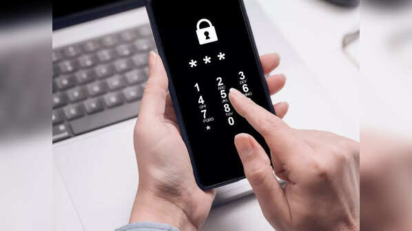 Personality Test: How you lock your phone reveals THIS about your ...