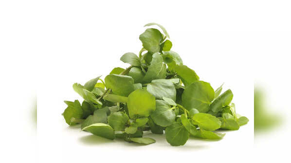 Types Of Indian Saag And Health Benefits: 9 saag varieties from across ...