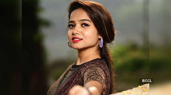 Manisha Rani New House & Car: From working as a waitress at wedding ...