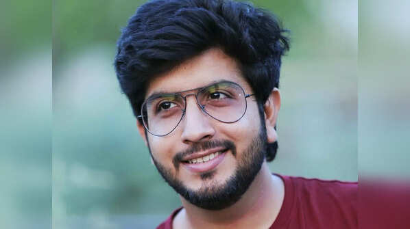 Gujarati singers who are known for their live performances internationally