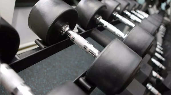 How to do weight training at home with basic dumbbells