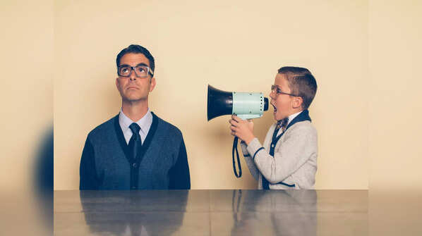 5 signs you were raised by a parent with unresolved trauma