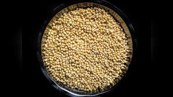 Jowar roti vs makki roti: What’s healthier for weight loss?