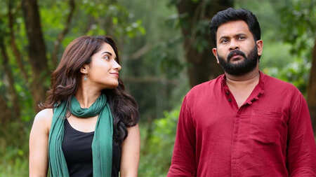 Kamala Movie Review: Search for a femme fatale shrouded in mystery