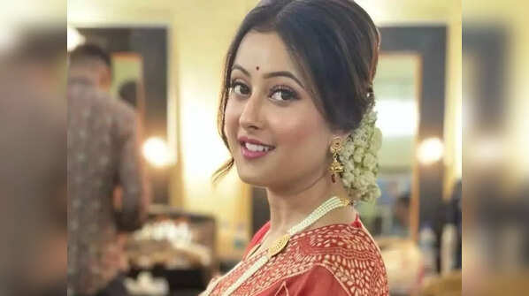 Stunning photos of ‘Neem Phuler Modhu’ actress Pallavi Sharma