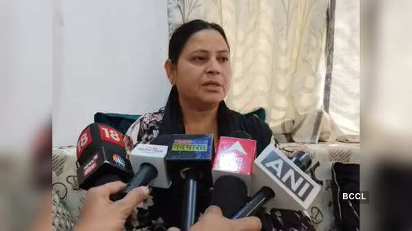 Vaishali Takkar's mother blames neighbour Rahul and his wife for considering her daughter 'doshi ...