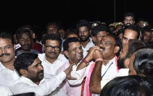Election Bypoll Results 2022: BJP bags 4 out of 7 seats; TRS wins high ...