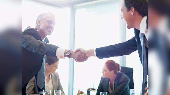 7 ways to have a healthy work relationship with your colleague