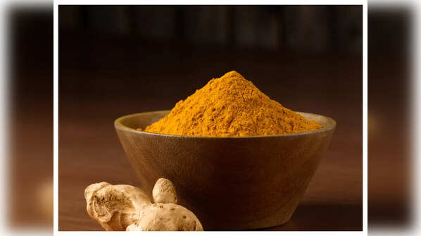 5 Benefits of drinking Ginger Turmeric drink early morning