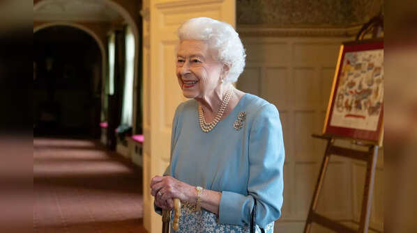 The bedazzling brooches of Queen Elizabeth II and the story behind them