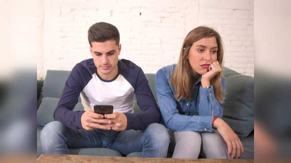 Types of bad texters in a relationship: Are you among them?