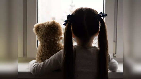 5 ways being an overprotective parent can affect your child