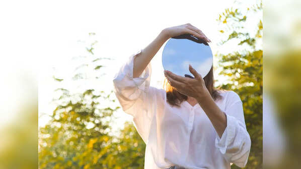 6 signs that indicate a person is spiritually connected to the Universe