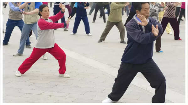 Chinese Tai-chi exercises to strengthen the kidney, liver, heart and ...