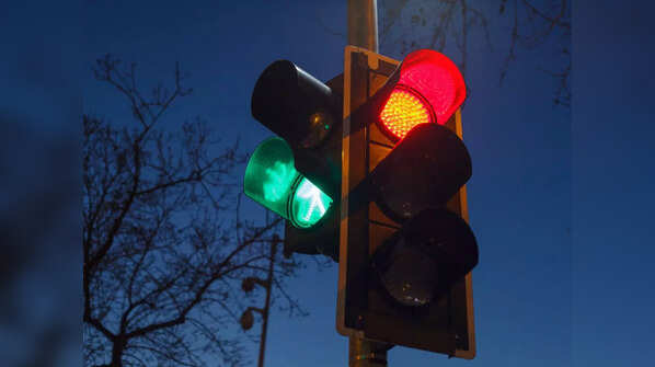 How do the road signs and lane systems work in India?