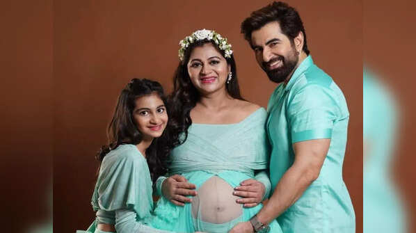 Superstar Jeet surprises fans with good news; here’s a peek into wife ...