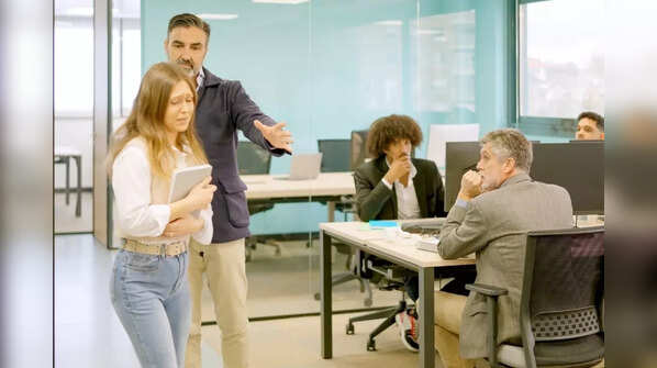 7 signs of identifying passive aggression in people around you