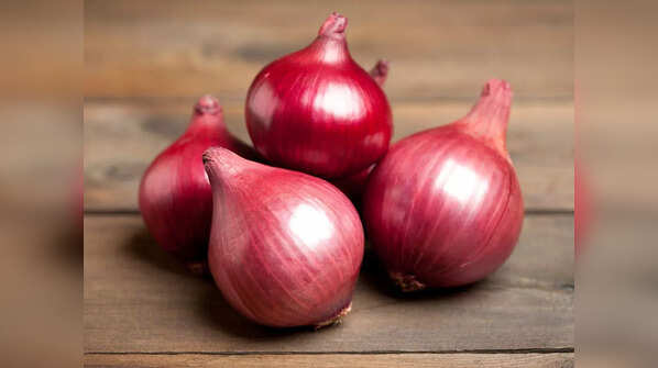8 lesser known benefits of eating onions and their health benefits