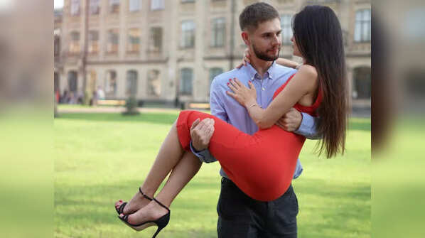 Signs you are dating a commitment-phobe and what to do