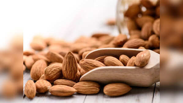 How to check the purity and quality of almonds at home