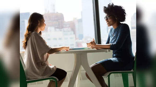 Situations where one should stay quiet, as per psychology