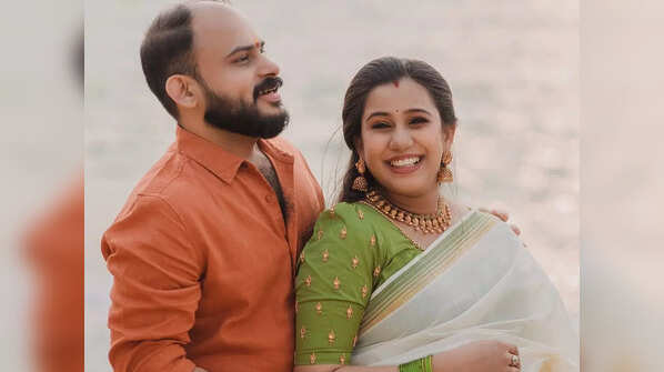 Thejus - Malavika to Pearle - Srinish: Malayalam celebs who found love ...