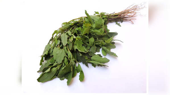 Types Of Indian Saag And Health Benefits: 9 saag varieties from across ...