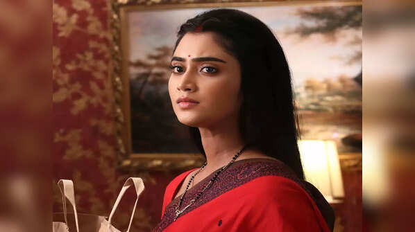 Anurager Chhowa beats Jagaddhatri; bags the top spot on TRP charts