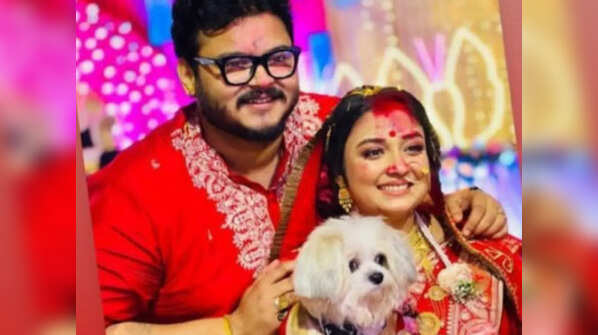 Pics from Sudipta Chakraborty-Swarna Shekar Joardar’s star-studded wedding reception