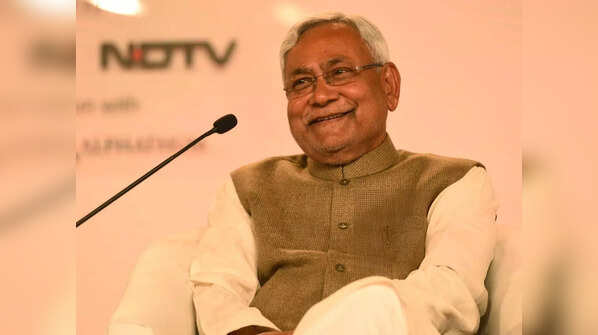 Nitish Kumar Educational qualification: Educational qualification of politician Nitish Kumar
