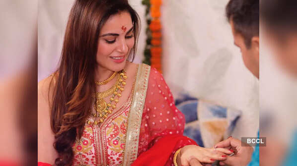 Shraddha Arya and Rahul Sharma Engagement Photos: New bride Shraddha ...