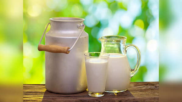 Organic vs regular milk, and the pros and cons of organic milk