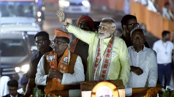 PM Modi holds roadshow in Bihar's capital Patna