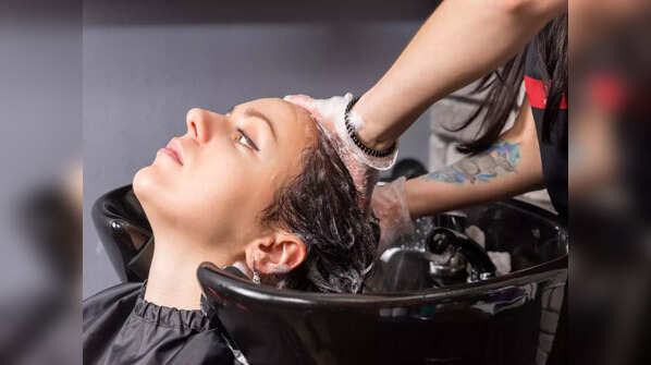 Beauty Parlor Stroke Syndrome: 50-year old woman develops THESE ...