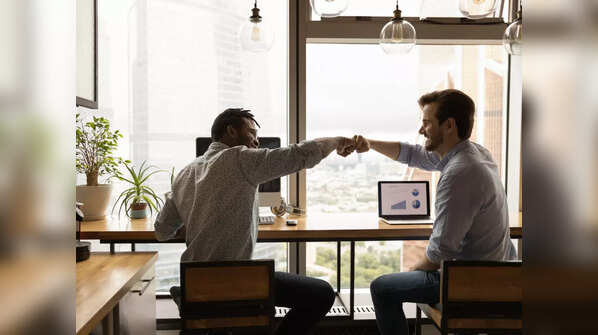 Pros and cons of having work best friends