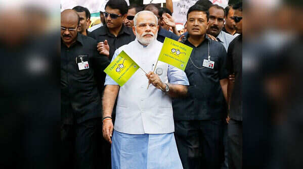 Modi launches 'Clean India' campaign