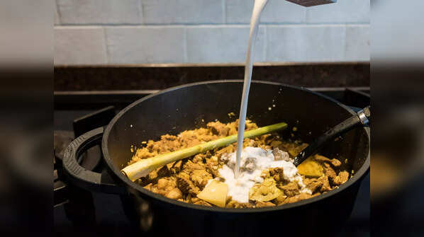 6 tips to fix the burnt vegetable curry